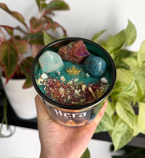 Hera Candle – Darkly Divine Crystals